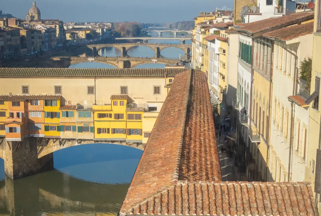 ponte vecchio corridor