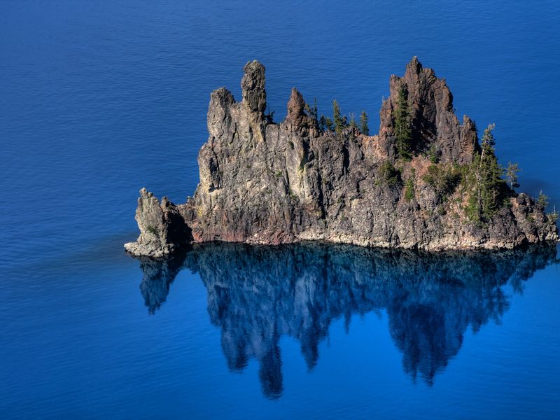 Phantom Ship (A small island in Crater Lake) as seen from the Sun Notch ...