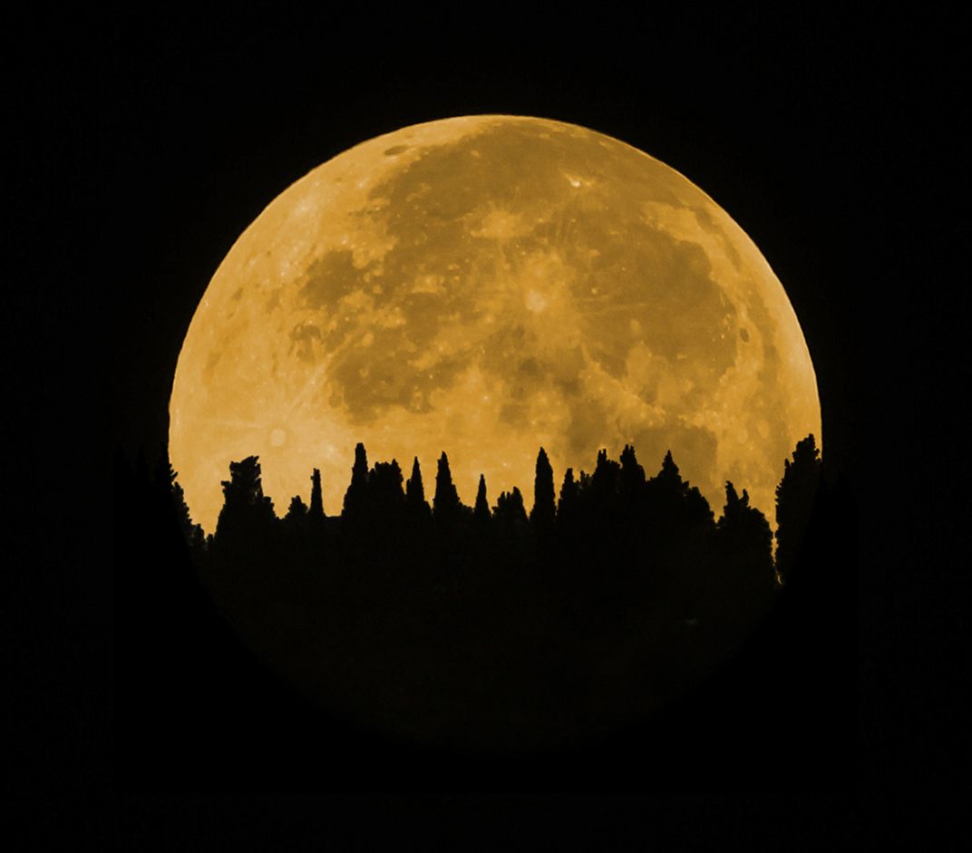 The moon over Tuscany | Smithsonian Photo Contest | Smithsonian Magazine