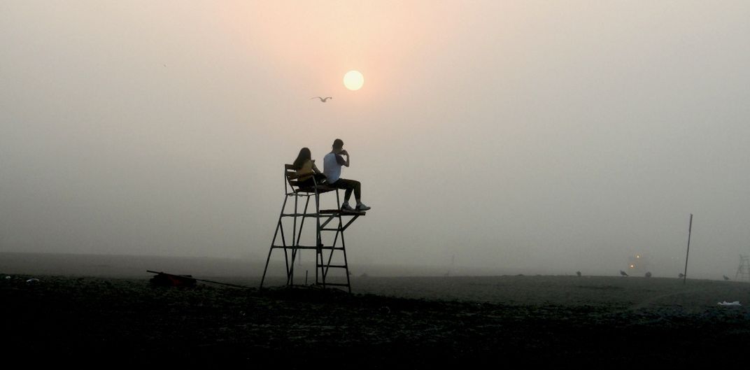 Sun, fog, lovers. | Smithsonian Photo Contest | Smithsonian Magazine