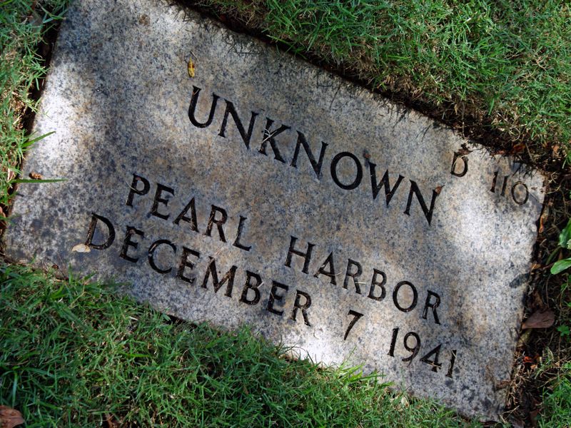 Grave of an unknown soldier killed at Pearl Harbor, grave site at ...