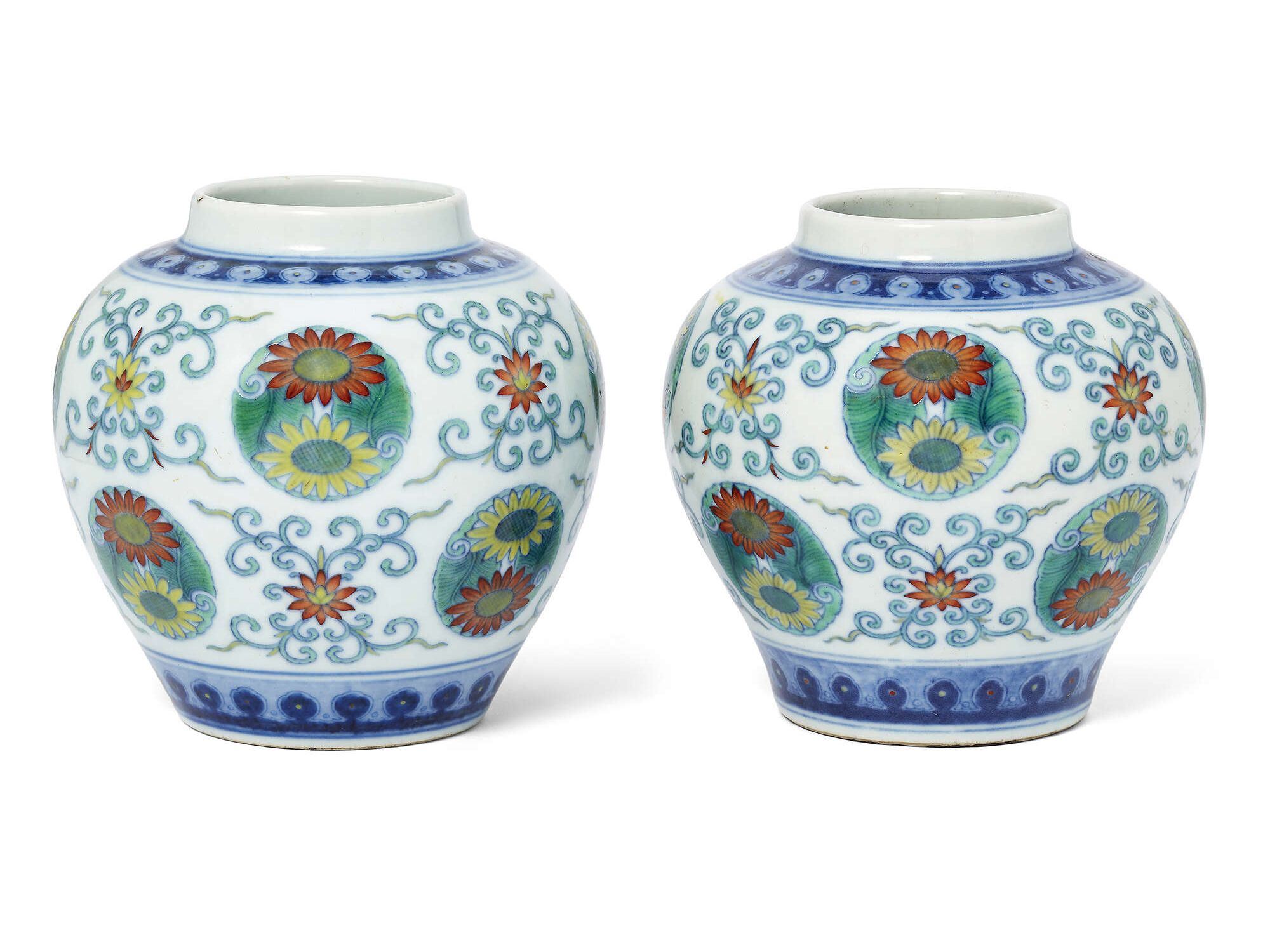 Jars Found at Thrift Store Turn Out to Be Treasures From the Qing Dynasty