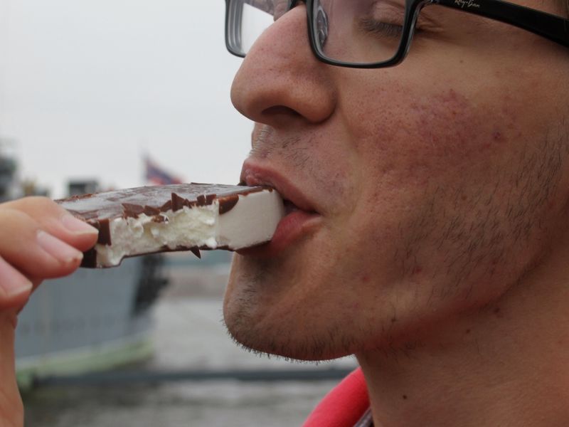 Enjoying Russian Ice Cream by the Neva River | Smithsonian Photo ...