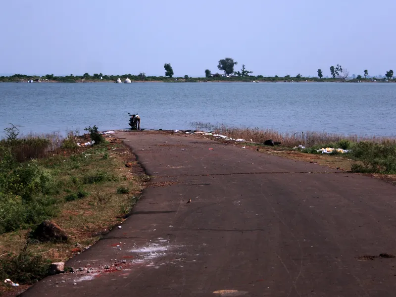 The road to the 700-year old town of Harsud ends in the middle of the ...
