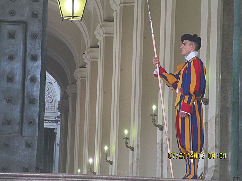 Swiss Guard at the Vatican | Smithsonian Photo Contest | Smithsonian ...