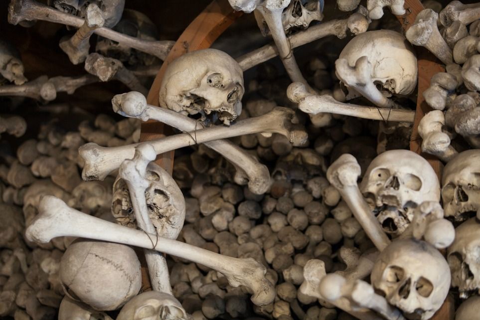 cornaro chapel skeleton