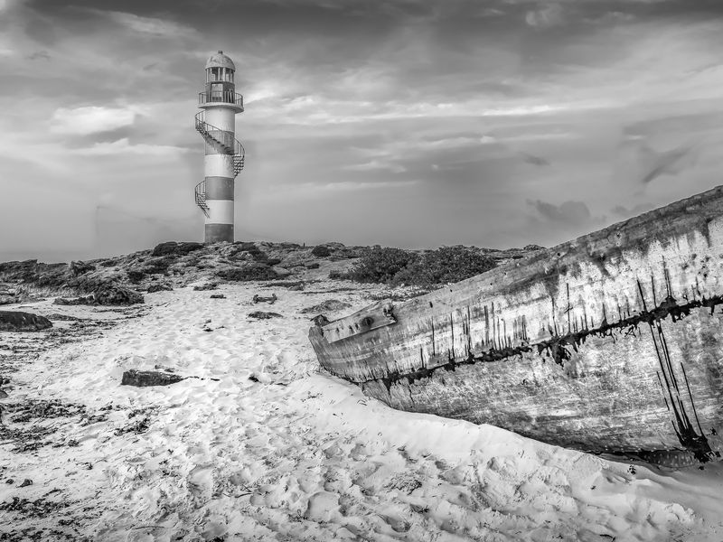 Abandoned Lighthouse | Smithsonian Photo Contest | Smithsonian Magazine