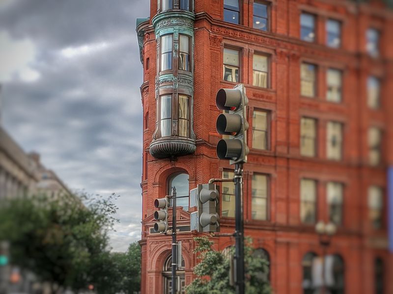 Corner Building | Smithsonian Photo Contest | Smithsonian Magazine