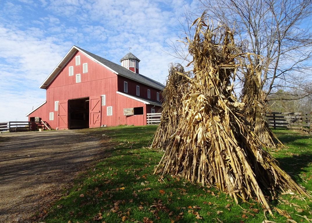 Barn at Slate Run Living Historical Farm During Autumn | Smithsonian ...