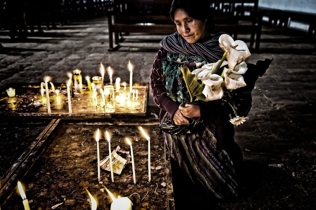 Mayan woman praying | Smithsonian Photo Contest | Smithsonian Magazine