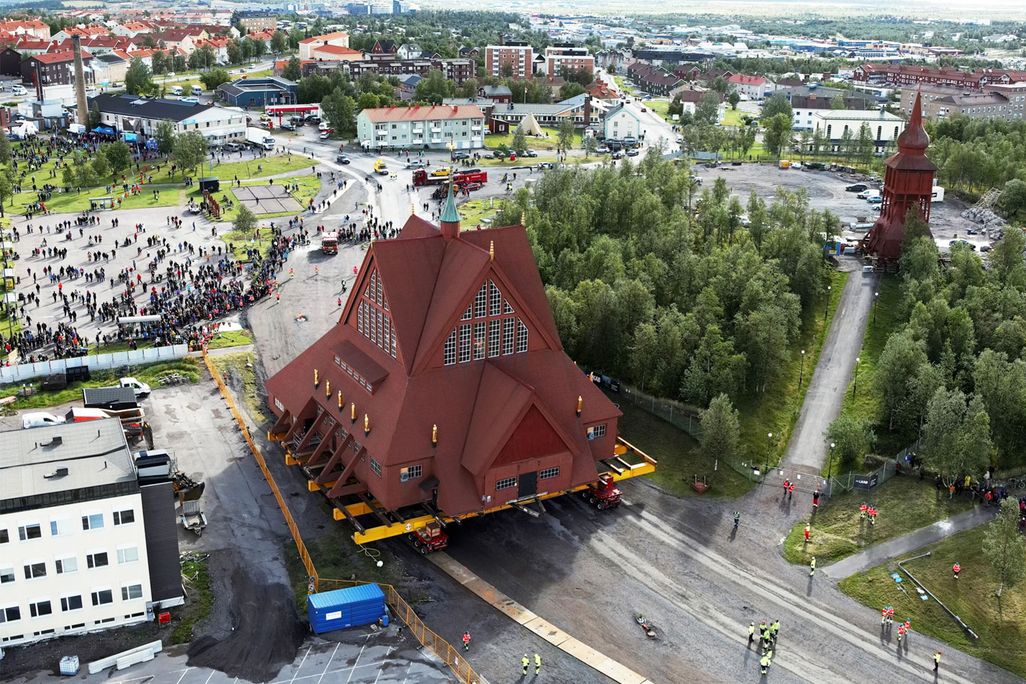 To Save This Historic Church, Workers Loaded It Onto Trailers and Rolled It Across Town. See How ...