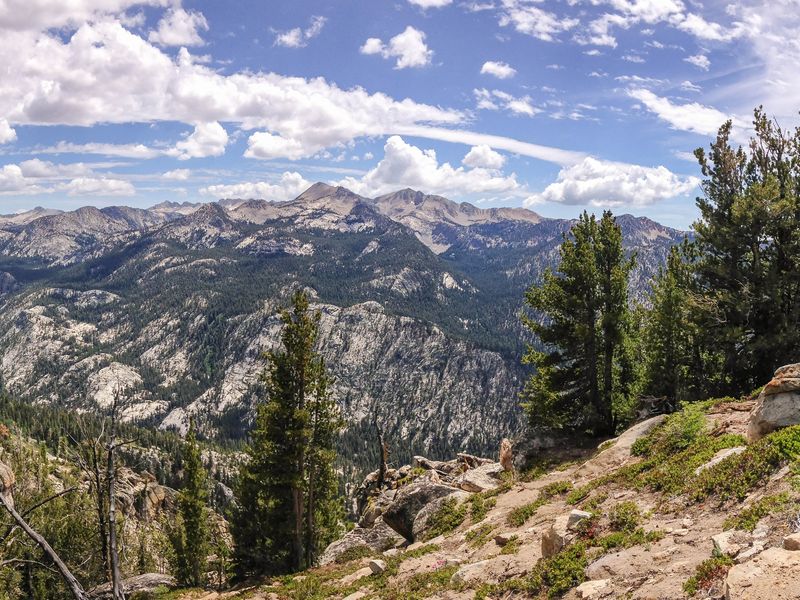 The expansive view of the eastern range of the Sierra Nevada ...