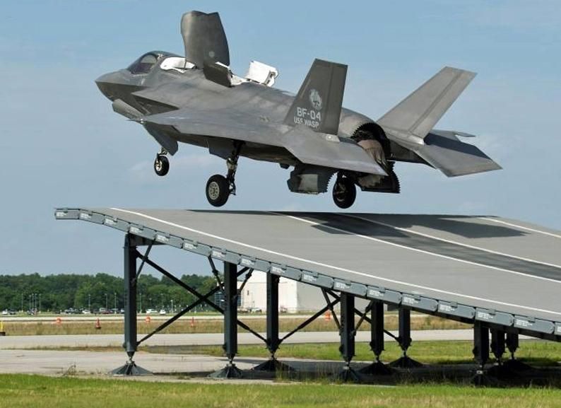 f 35 hover landing