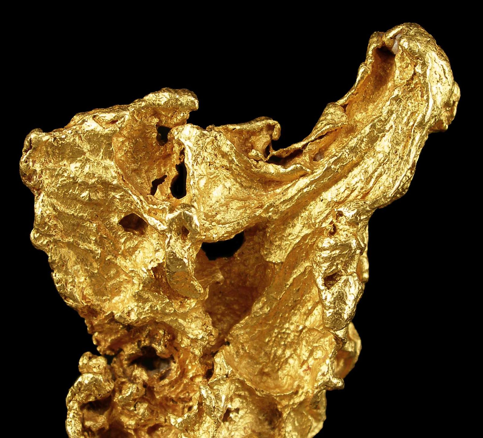 Glittering Gold Can Stay Shiny for Centuries. Scientists Say They've ...