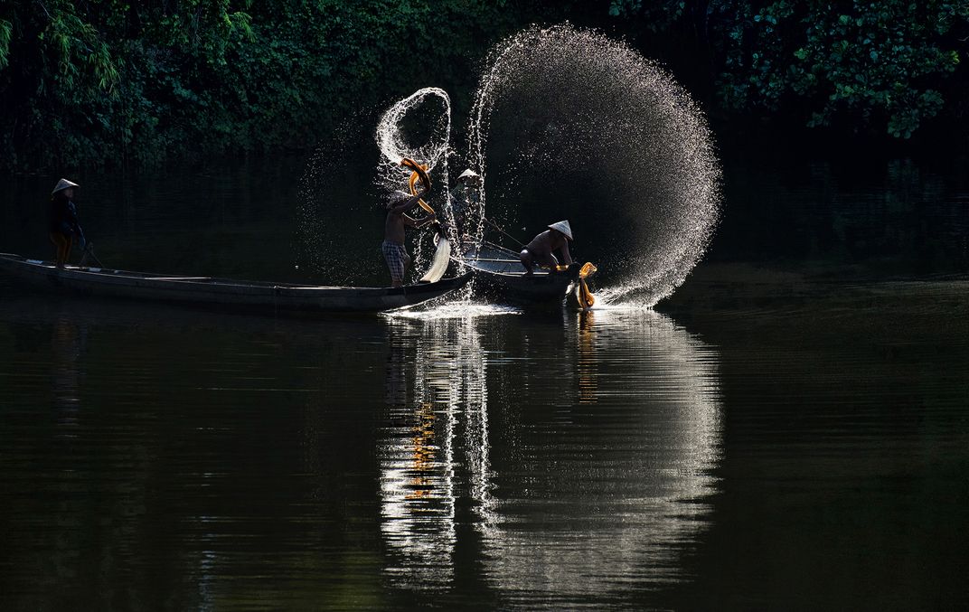 Washing nets | Smithsonian Photo Contest | Smithsonian Magazine