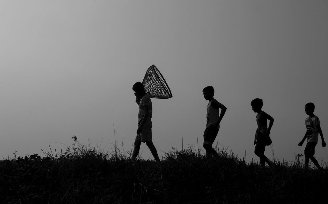 Searching for Livelihood | Smithsonian Photo Contest | Smithsonian Magazine