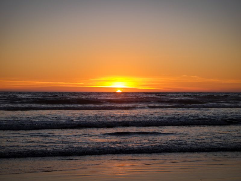 Sunset over the Pacific Ocean | Smithsonian Photo Contest | Smithsonian ...