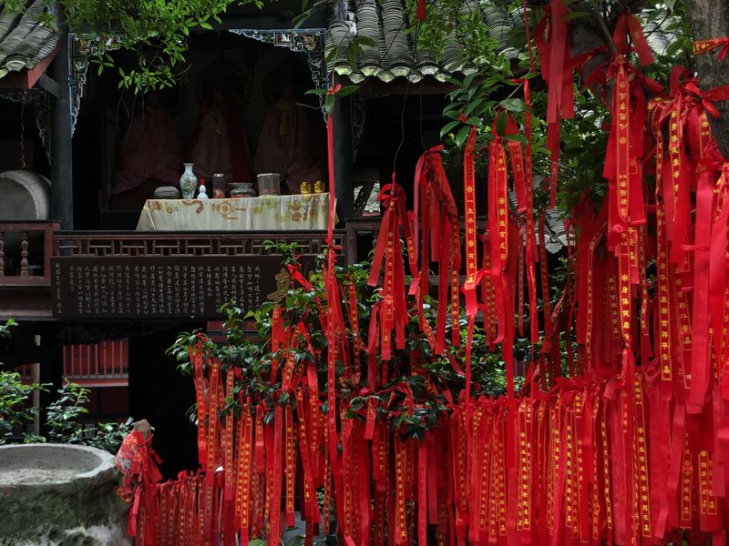 Taoist prayers Mt Qingcheng | Smithsonian Photo Contest | Smithsonian ...