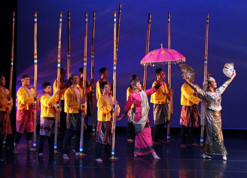Singkil - a famous Philippine dance of the Maguindanao people ...