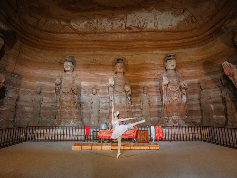 Dance in Temple | Smithsonian Photo Contest | Smithsonian Magazine