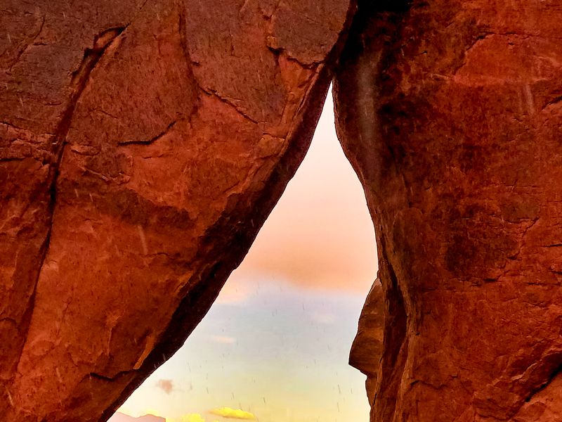 Looking through the keyhole, Monument Valley NP | Smithsonian Photo ...