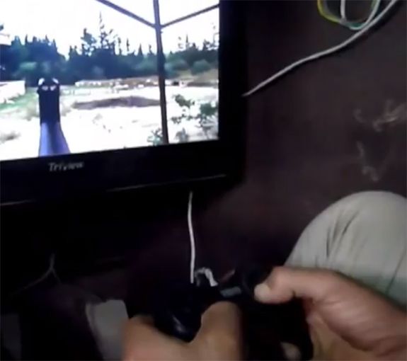 In a Homemade Tank, Syrian Rebels Use a PlayStation Controller to ...
