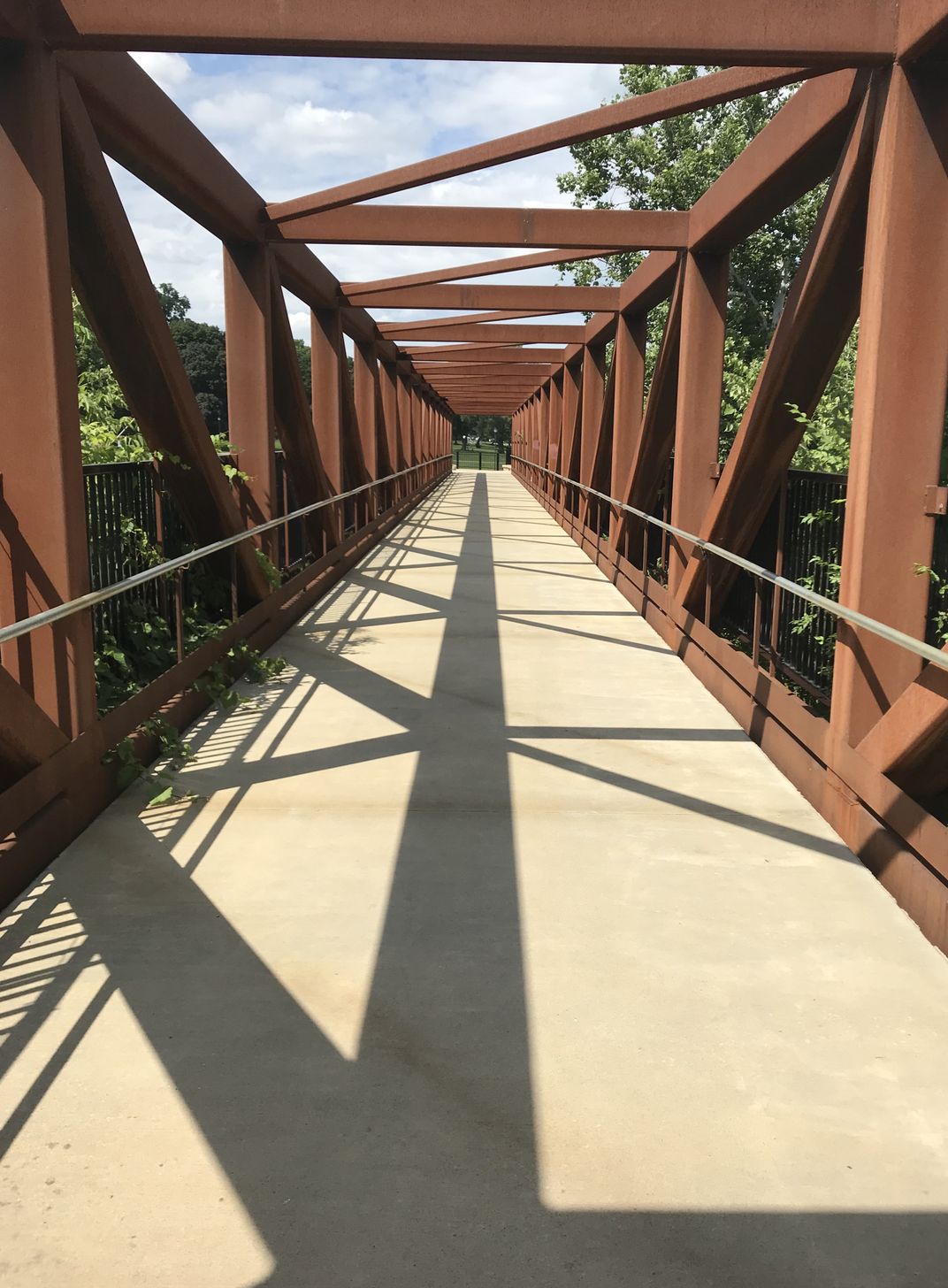 Tunnel Vision | Smithsonian Photo Contest | Smithsonian Magazine