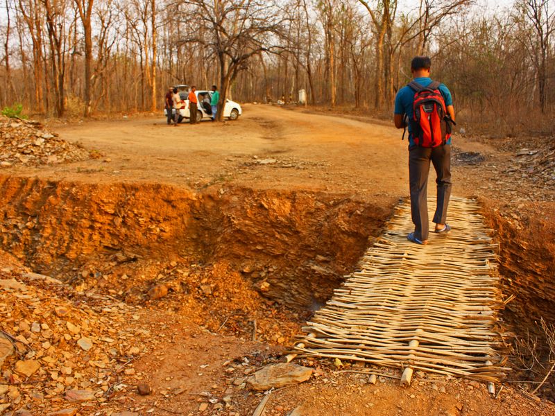 trench crossing | Smithsonian Photo Contest | Smithsonian Magazine