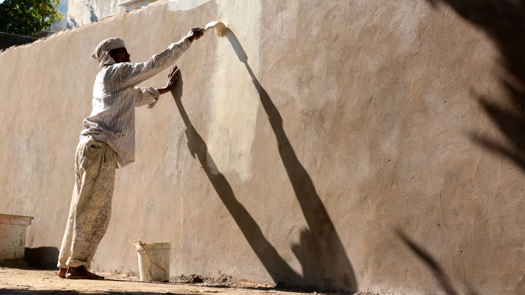 Painter and shadow | Smithsonian Photo Contest | Smithsonian Magazine