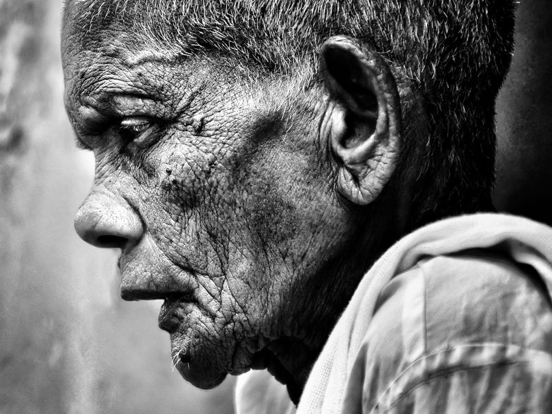 Portrait of a homeless old woman. | Smithsonian Photo Contest ...