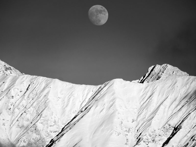 Mountain moon | Smithsonian Photo Contest | Smithsonian Magazine