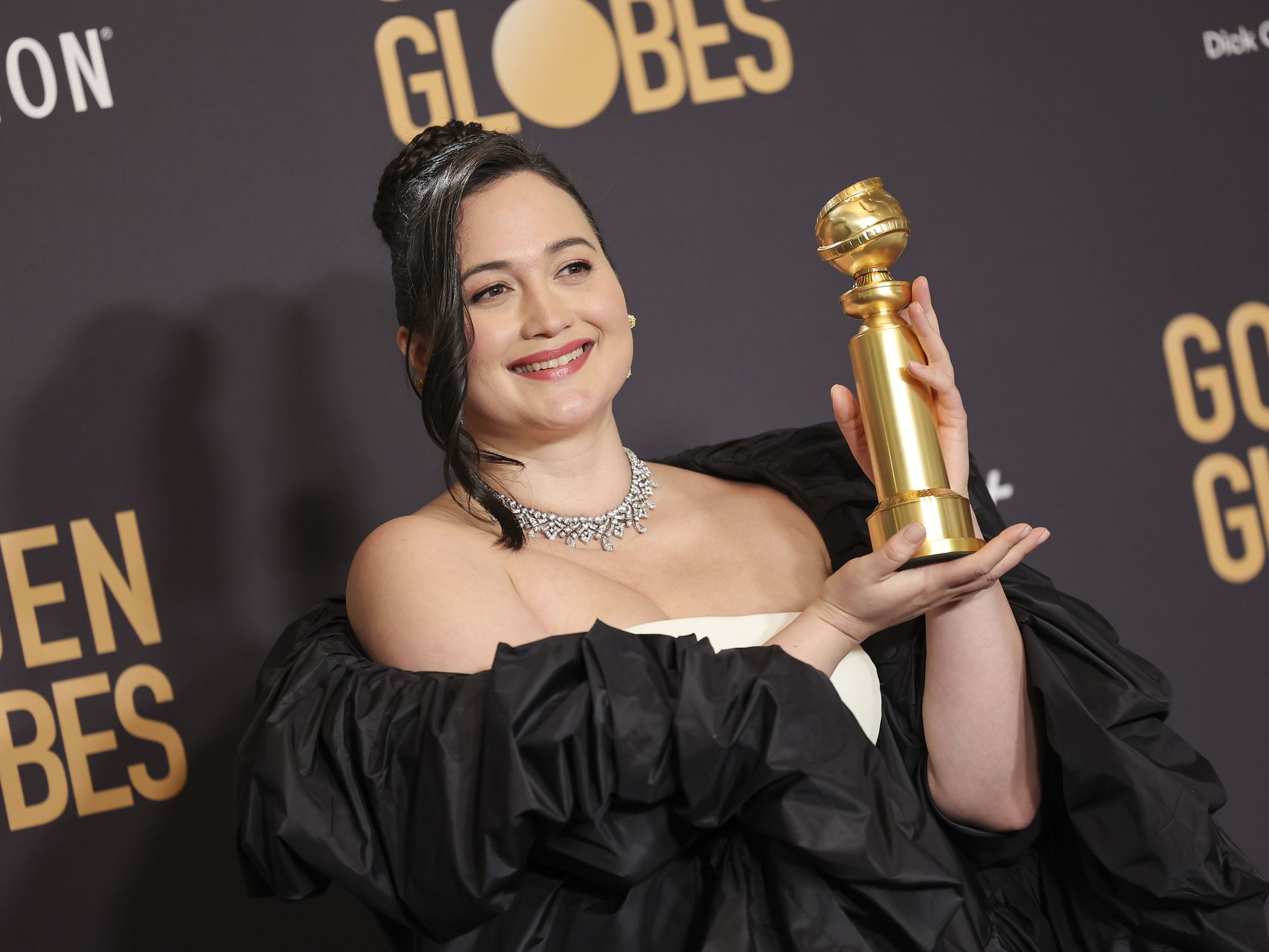 Lily Gladstone Makes Golden Globes History as First Indigenous Best ...