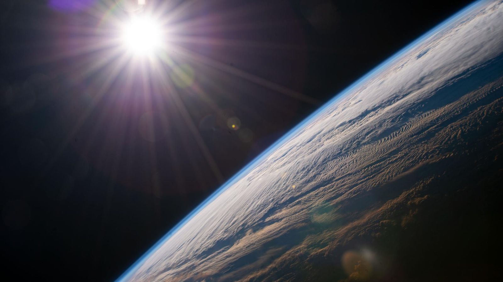 Astronomers Say Earth Has a Newly Discovered 'Quasi-Moon,' a Companion ...
