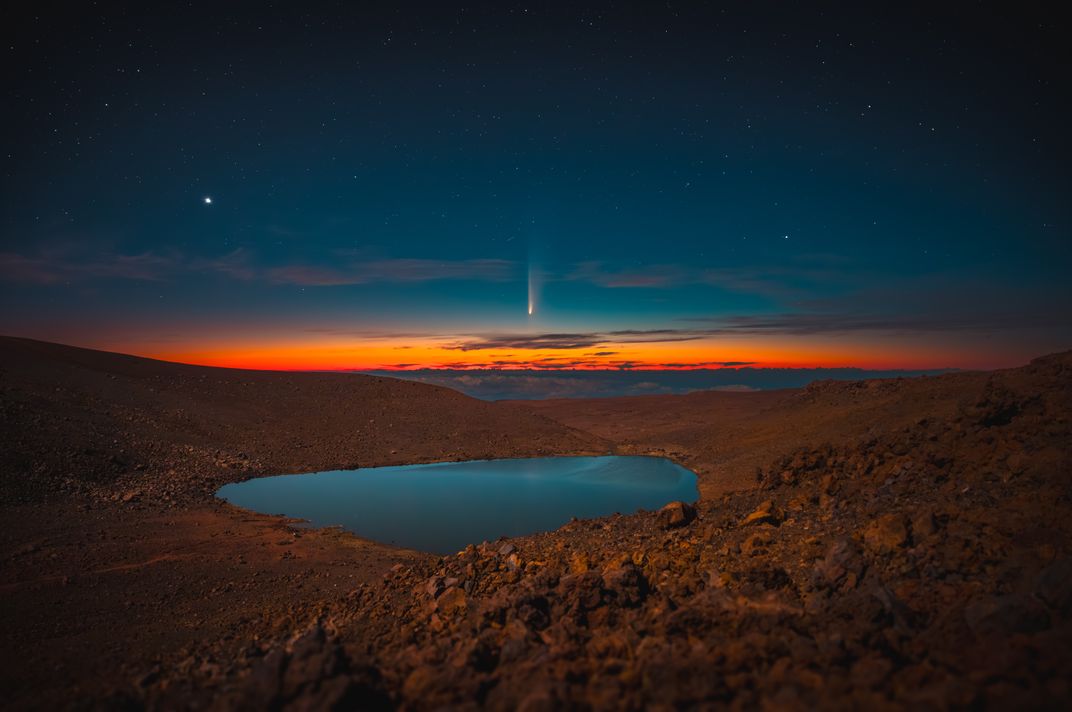 C/2023 A3 (Tsuchinshan–ATLAS) Comet over Lake Waiau, Maunakea, Island ...