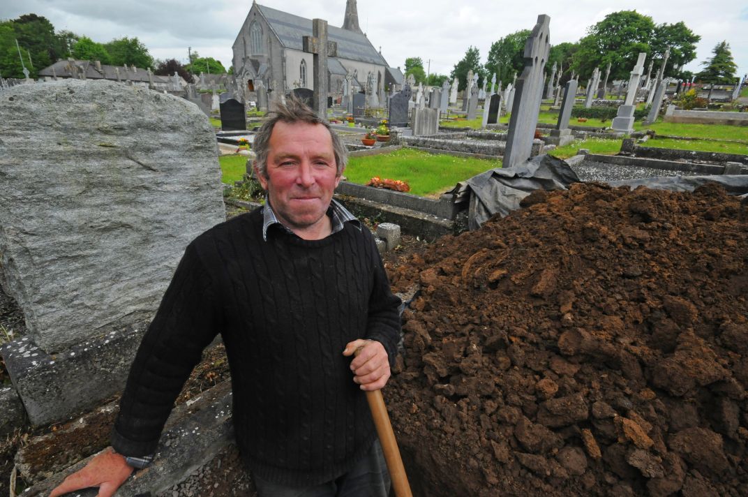 Irish Grave Digger | Smithsonian Photo Contest | Smithsonian Magazine