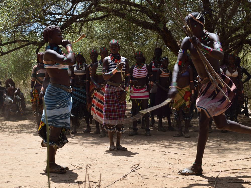 6. Hamar bull jump - The whipping | Smithsonian Photo Contest ...