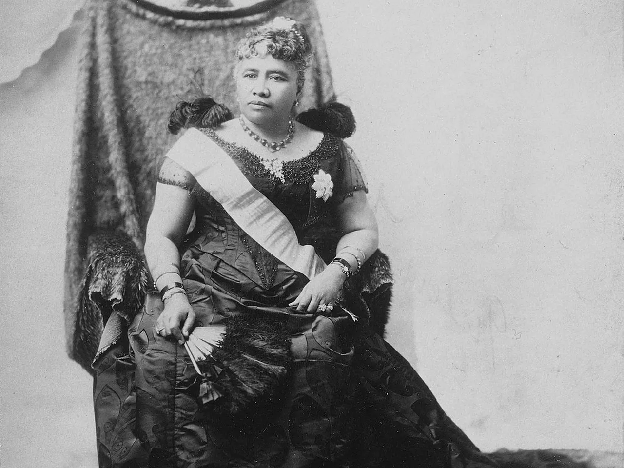 why did queen liliuokalani surrender