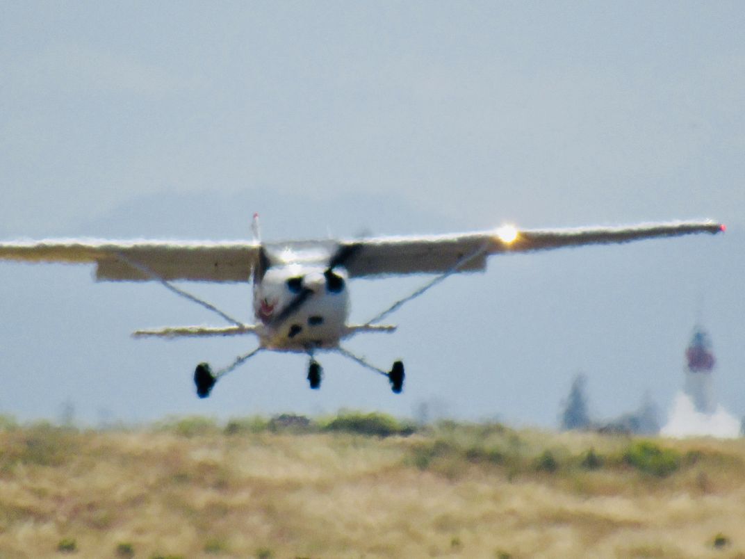 Cessna 172 Skyhawk Landing at PAO. | Smithsonian Photo Contest ...