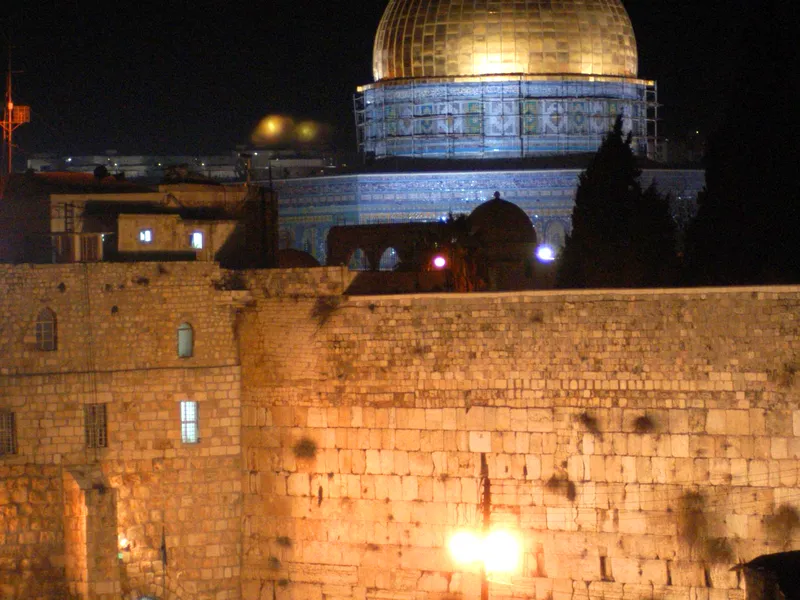 Prayer at the Temple Mount, site of the ancient Jewish temples, Old ...