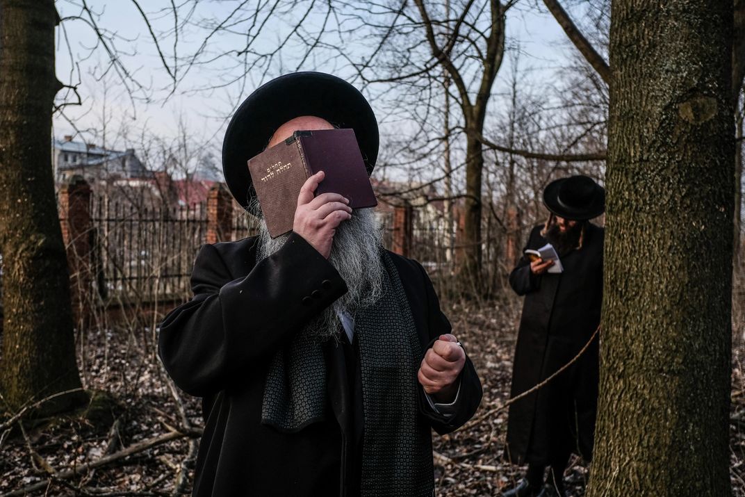 Hasidic Jews praying | Smithsonian Photo Contest | Smithsonian Magazine