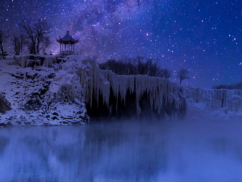 Galaxy in Snow night | Smithsonian Photo Contest | Smithsonian Magazine