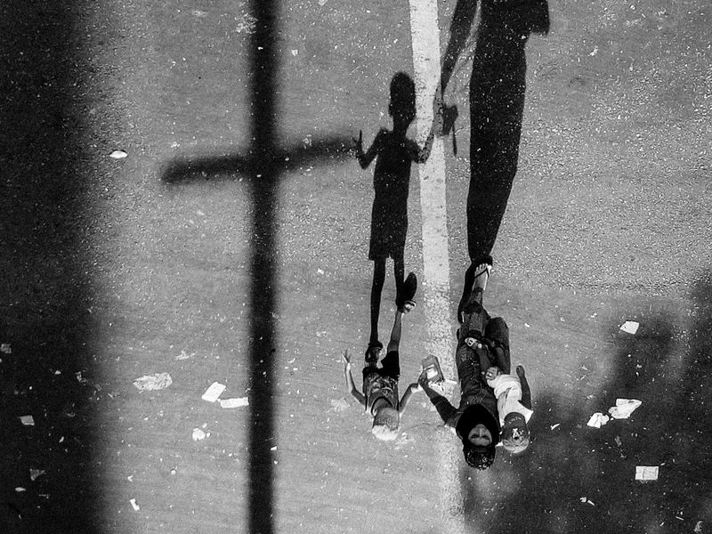 Touching Cross | Smithsonian Photo Contest | Smithsonian Magazine