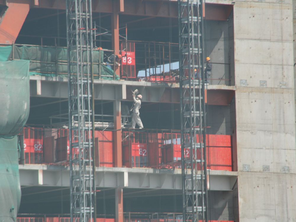 "The Painter on the 82nd Floor" | Smithsonian Photo Contest ...