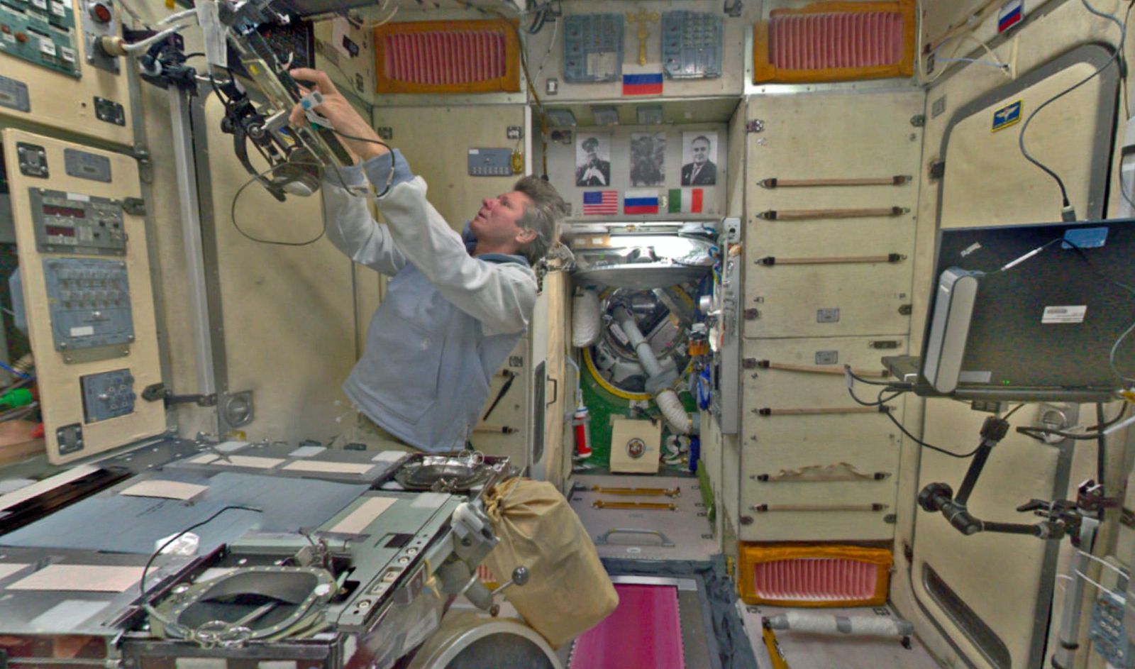 Go Inside the Space Station | Smithsonian