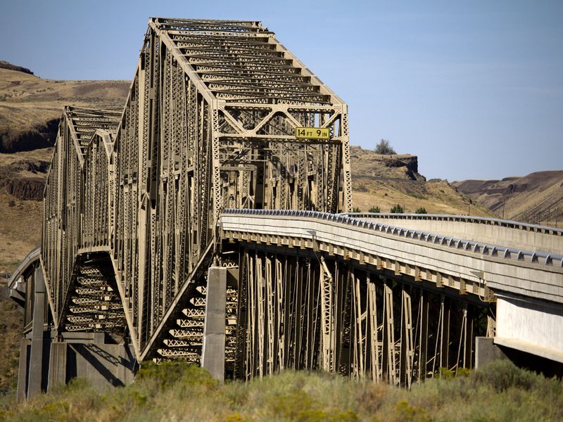 Lyons Ferry Bridge in rural Washington State | Smithsonian Photo ...