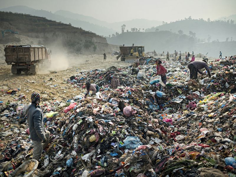 A garbage mountain | Smithsonian Photo Contest | Smithsonian Magazine