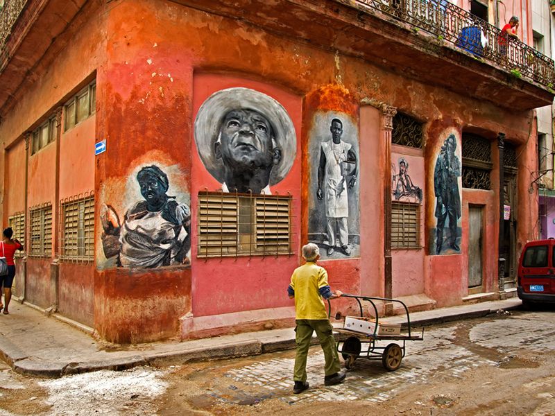 One of many buildings in Havana with wonderful murals | Smithsonian ...