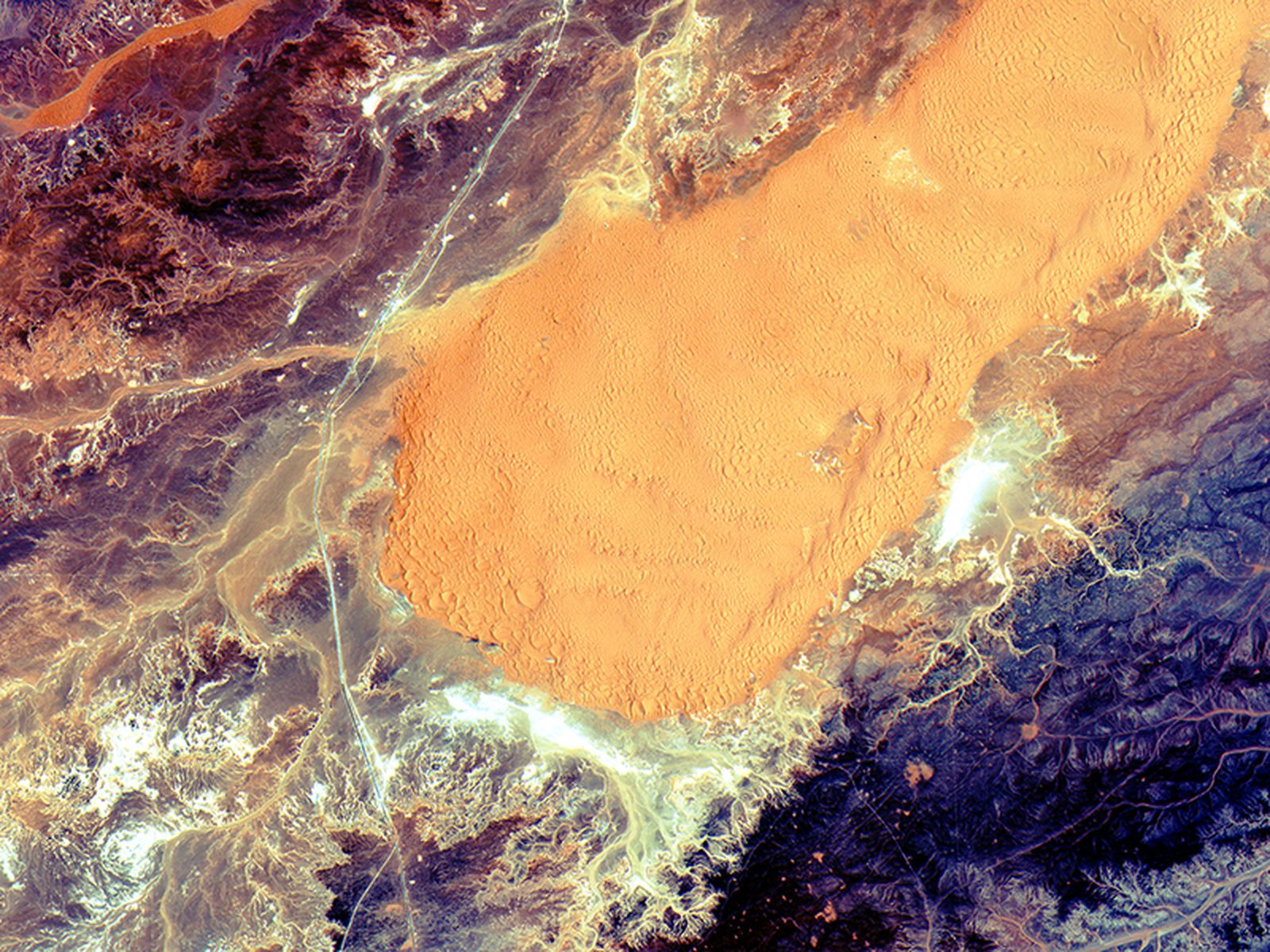 See the Algerian Sahara From Space
