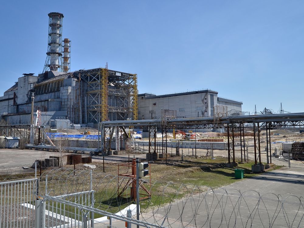 Engineers Are Constructing a Giant Steel Lid to Contain Chernobyl’s ...