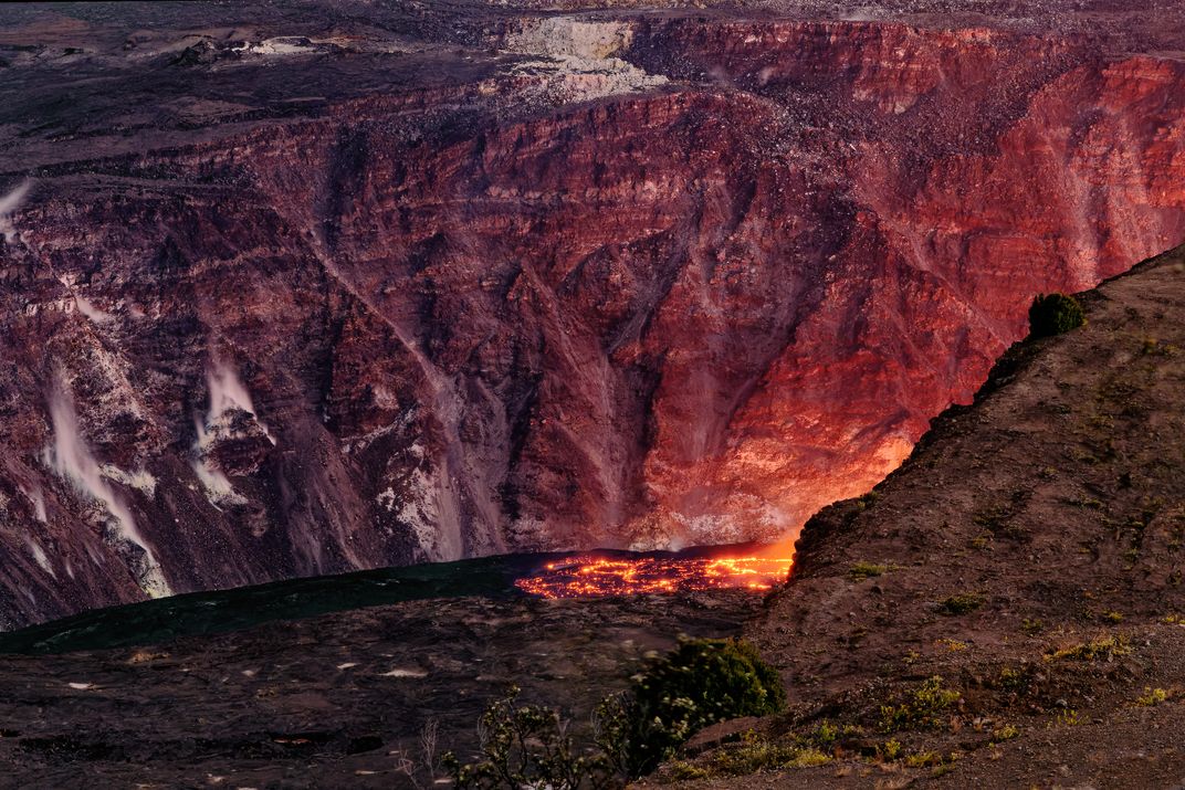 Glittering Lava Lake in Halemaumau Crater | Smithsonian Photo Contest ...